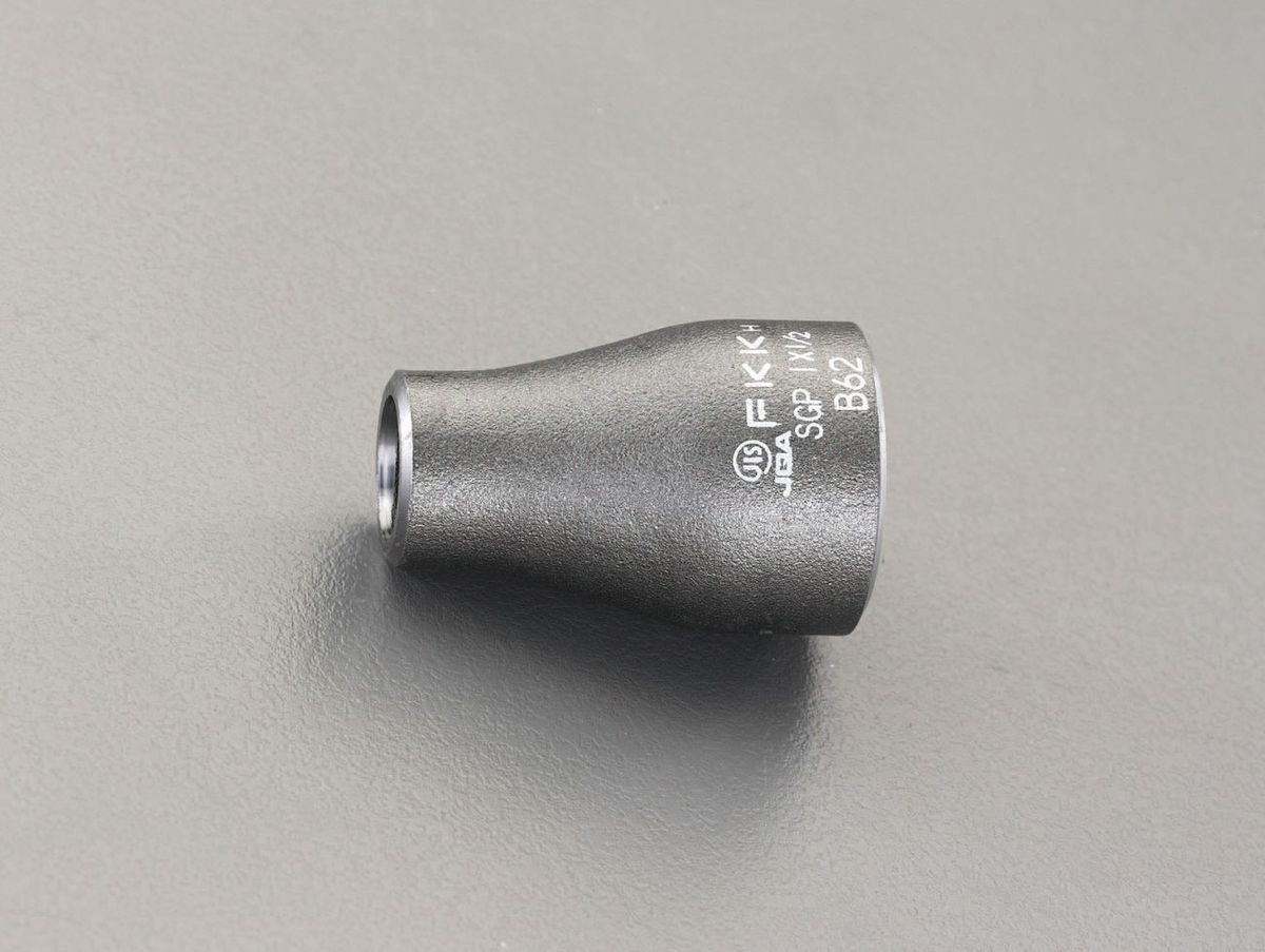 ●材質:SGP(配管用炭素鋼鋼管)●全長:50.8mm●呼:25(1)×15(1/2)●外径:34.0×21.7mm●内径:27.6×16.1mm●厚み:3.2×2.8mm●重量:約100g●最高圧力:25K●使用温度範囲:0-350°C突...