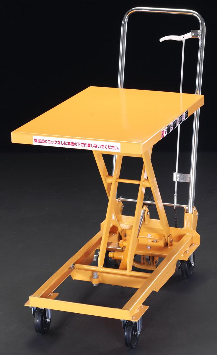 ●耐荷重:150kg●ハンドル高:1000mm●車輪径:100mmゴム車●重量:41kg●サイズ(mm):B:450、C:950、H1:255-760、W1:700、W2:450000012072996　