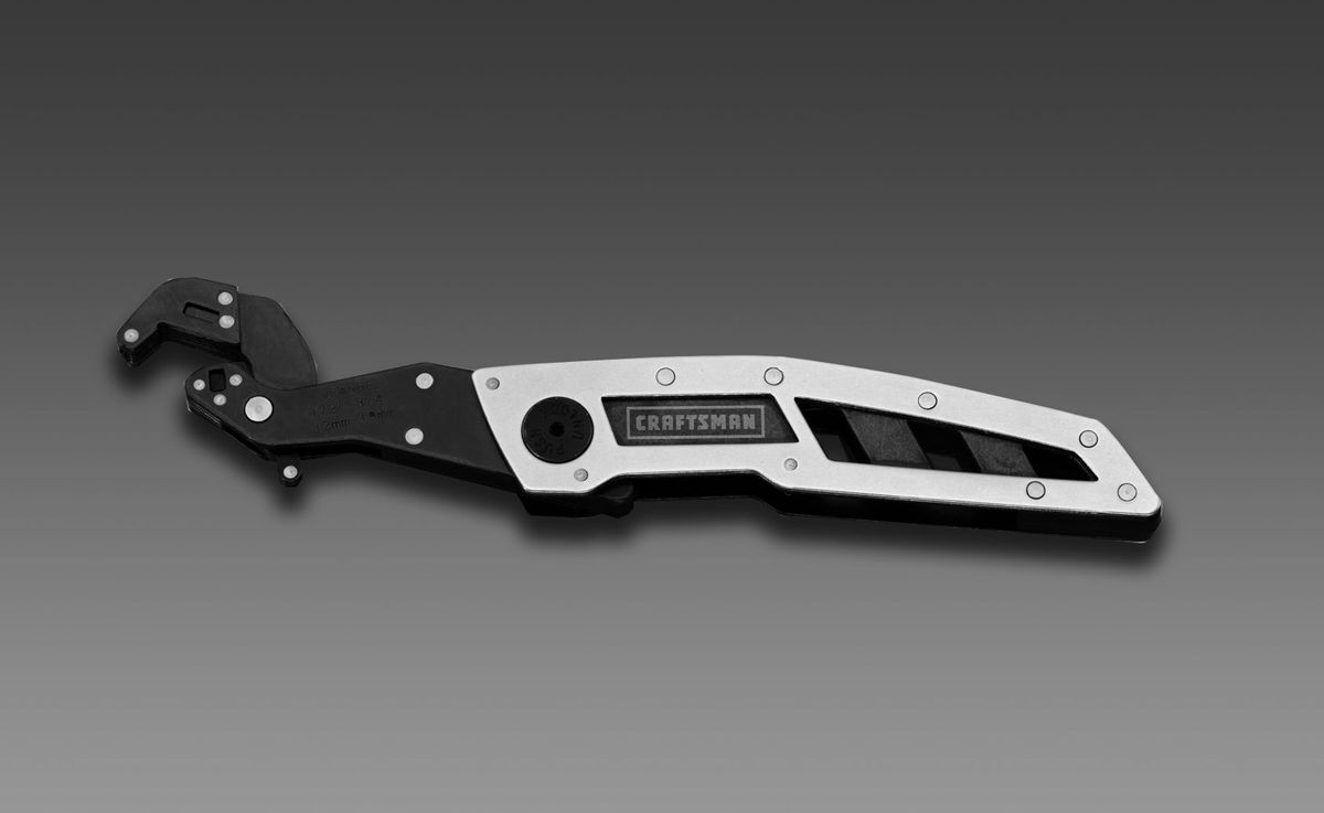 ●全長…160mm●折りたたみ時全長…110mm●適合サイズ…1/4"〜7/16"(6〜11mm)●重量…約109g●折畳み時全長…110mmグリップのプッシュボタンで角度を調整できます。バネがついていて、口幅を自在に対応できます。かけなお...