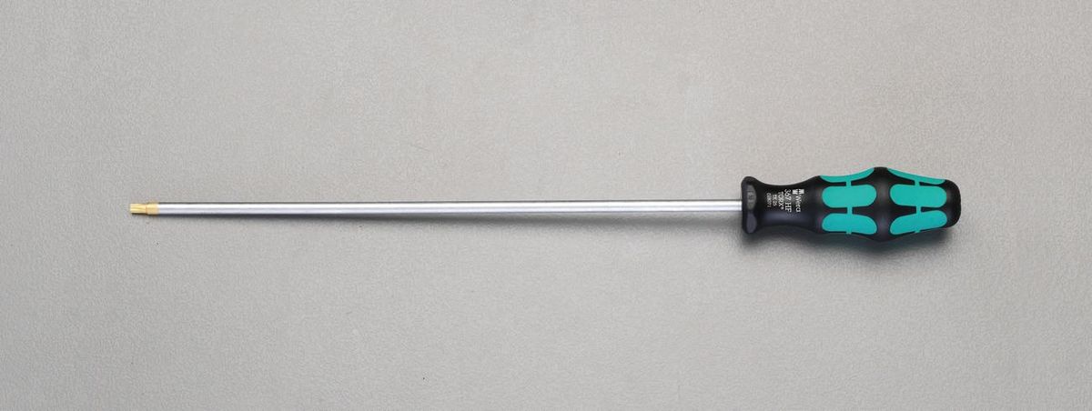 ●サイズ…T27●軸長…300mm●軸径…φ6mm●ハンドルサイズ(ハンドル最大幅×ハンドル長)…37×105mm●重量…135gTORXロングドライバー円錐状の先端がねじ穴に深く食い込み、しっかりとホールドします。ホールド機能によってネジ...