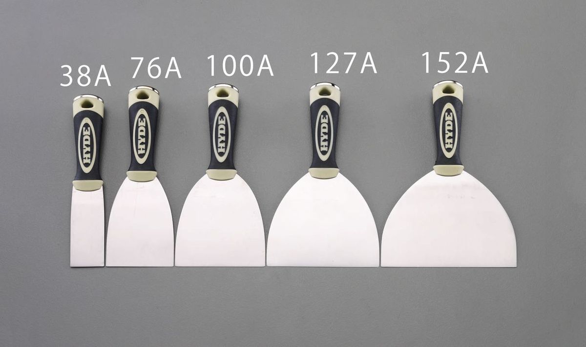 刃材質：ハイカーボンスチールハンドル材質：樹脂製全長：約210mm刃幅：76mm刃厚：約1.5mm腰の硬さ：軟重量：約72g刃は耐久性が高くハイクオリティなナイフです。貫通型ハンマーヘッド付000012235217楽天 JP店　