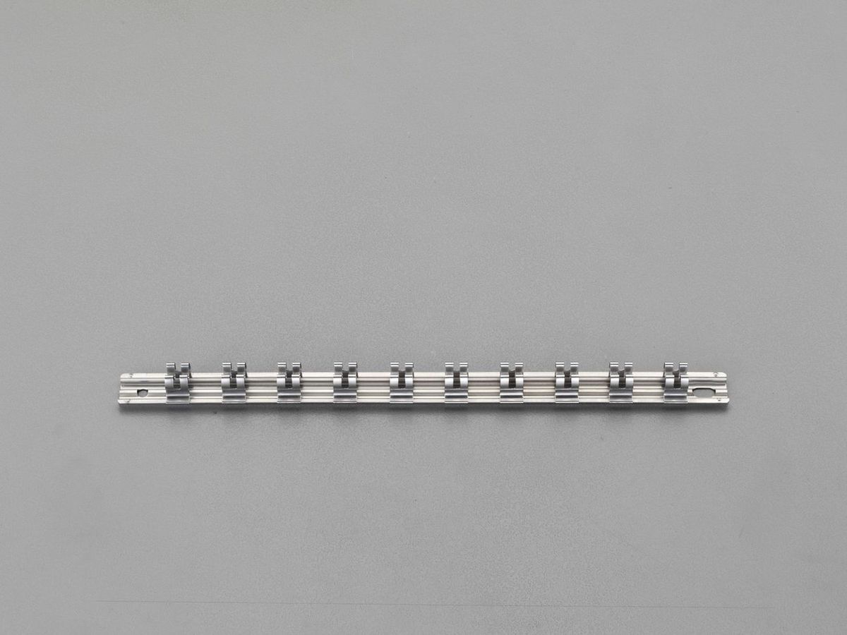 ●適合差込角…1/2”●クリップ数…10●全長…310mm錆に強いオールステンレス製折曲げ加工で弾力性があり抜けにくいねじ穴付きで、壁掛け・デスク固定が可能です。000012255626楽天 JP店　