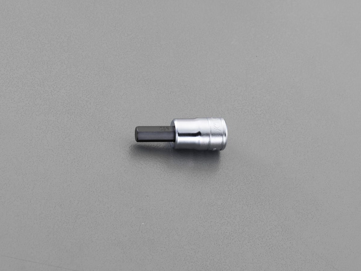 ●差込角…3/8”●サイズ…S：5、L1：21mm、L2：50mm、D：17mm●重量…41gパワーフィット形状では、ボルト・ナットとの接触を線から面に変え、応力の集中を防ぐことでボルト、ナットのエッジを傷めにくくし、より確実な締め付け、緩...