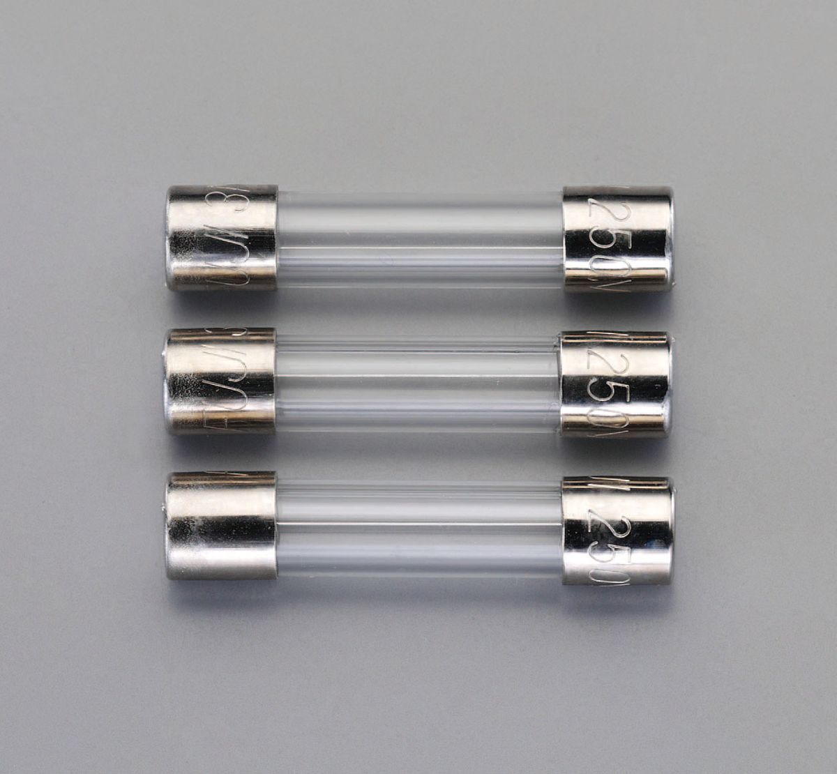 ●直径:5.2mm●全長:20mm●電圧:125V●電流:2A電気的特性(速動溶断型)精密機器、制御用回路に。3本価格000012200259楽天 JP店　