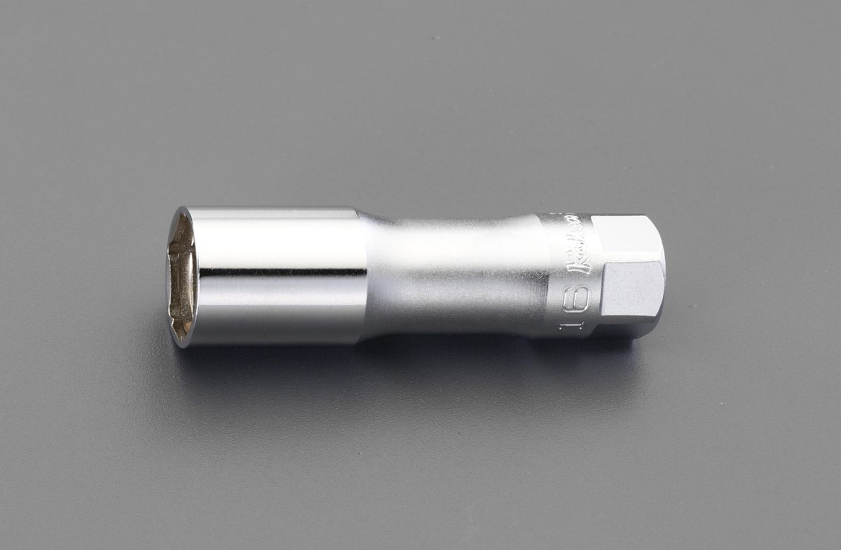 ●材質…クロムモリブデン鋼●差込角…9.5mm(3/8”)●ポイント…6ポイント●対辺…14mm●全長（L）…70mm●外径(D)…18.4mm●ソケット深さ(l）…11mm●重量…67g●特長…・狭い場所へのアクセスのため、背の低さと外径...