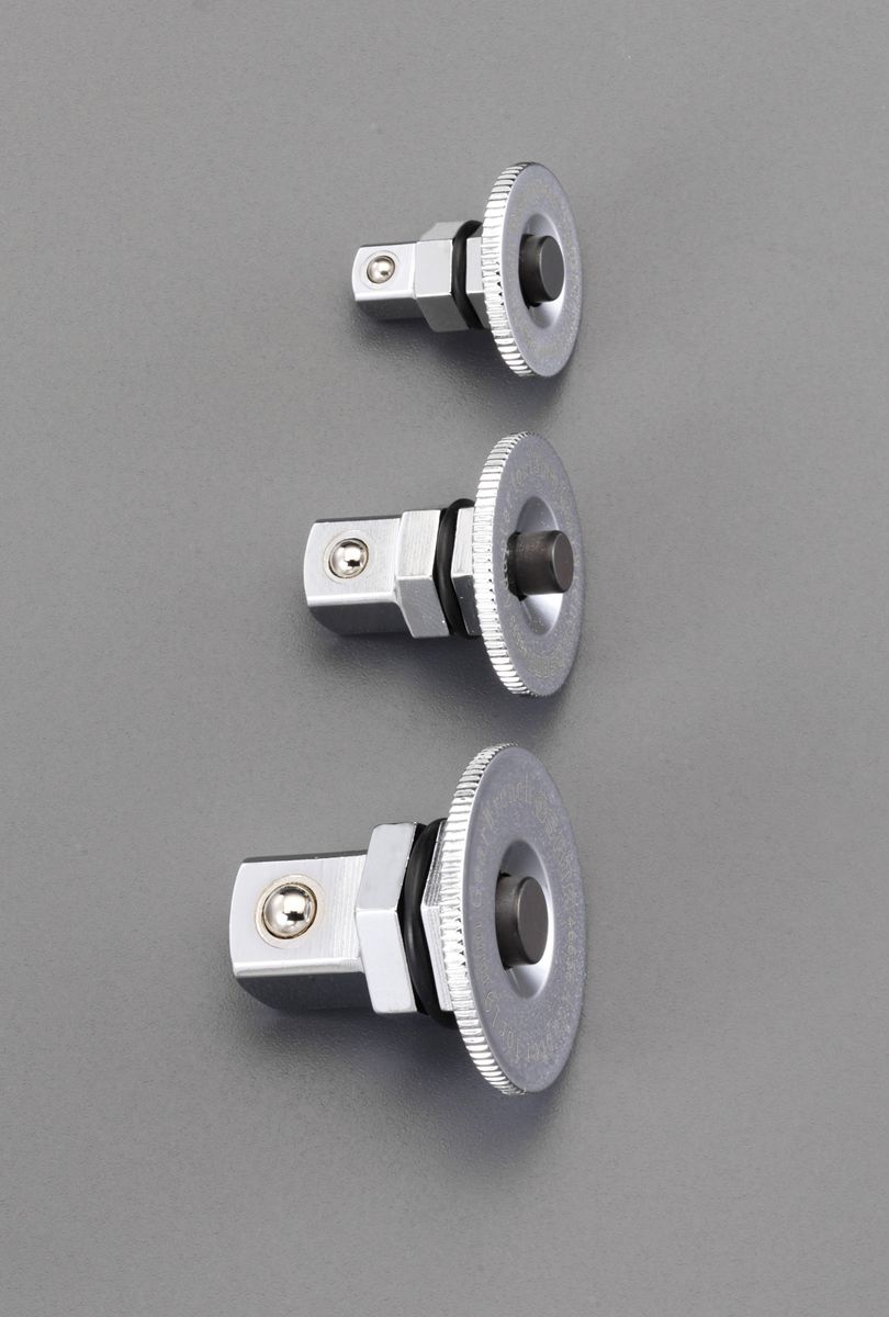 ●六角対辺×差込角…10mm×1/4”・13mm×3/8”・19mm×1/2”ギアレンチ類に差し込む事で、ラチェットハンドルの様に使用する事が出来ます。ワンタッチでソケットを取外し可能です。対面サイズが異なるタイプのギアレンチには使用できま...
