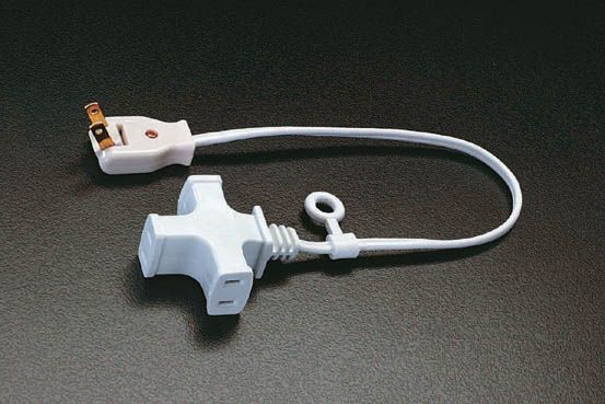 ●コンセント定格…15A・125V●コンセント…3個●コード長…400mm000012036188　
