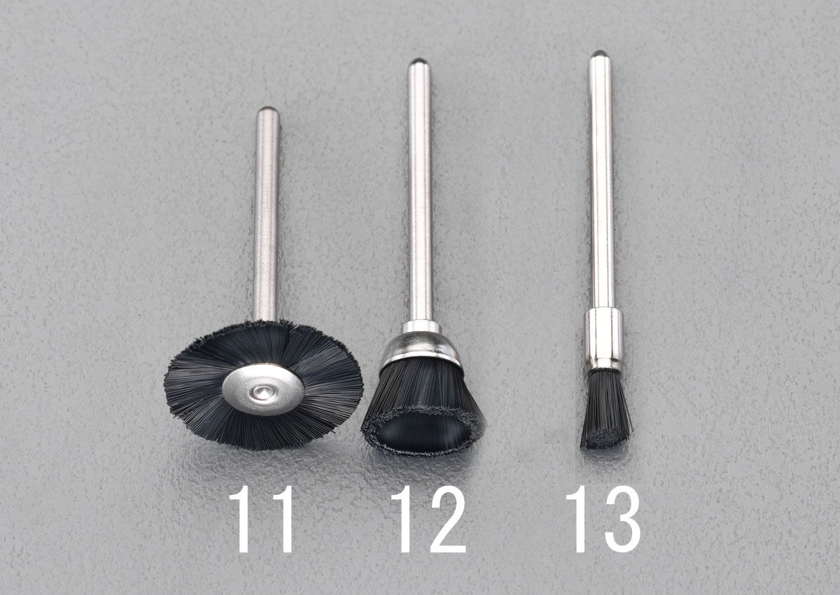 ●材質…静電防止ナイロン●軸径…3mm●全長…45mm●外径…22mm●高さ…1mm●最大回転数…15000rpm機械的特性（引張強さ・曲げ特性・衝撃強さ/クリープ特性）の　バランスに優れています。クリーニング作業に最適です。耐摩耗性、柔軟...