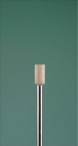●材質…羊毛●直径…5mm●軸径…3mm●高さ…10mm●硬さ…ハード●最大回転数…30000rpm上質できめ細かい羊毛を高密度に圧縮したバフです。形状変化が少なく研磨剤の保持力にも優れ効果的な研磨が出来ます。ソフトタイプに比べ、油分、水分...