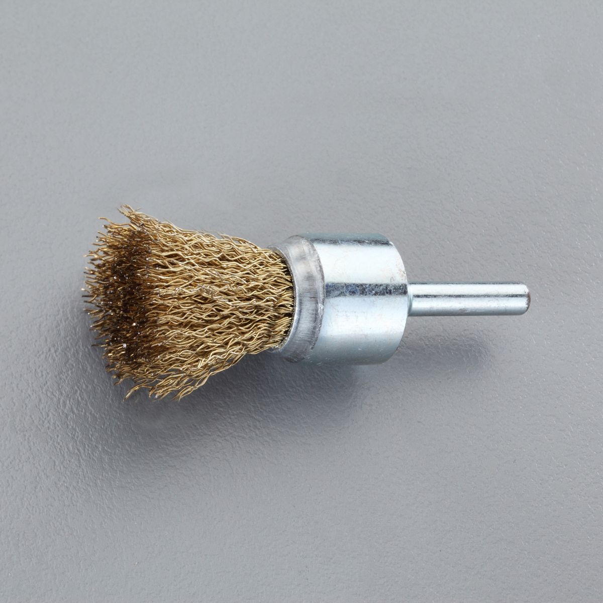 ●材質…鉄(真鍮メッキ)●最大回転数…20000rpm●外径…25mm●軸径…6mm●毛丈…25mm●全長…75mm●線径…0.3mm●重量…57g000012252470　