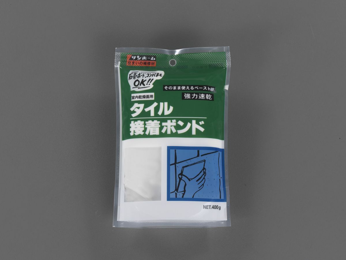●施工面積:100×100mmの角タイルが約20-30枚貼れます。●硬化時間:約1-2時間（気温によって変わります。）●カラー:ホワイト●内容量:400g●成分:アクリル・スチレン系エマルション、無機質充填剤屋内乾燥面用ペースト状の為、セメ...