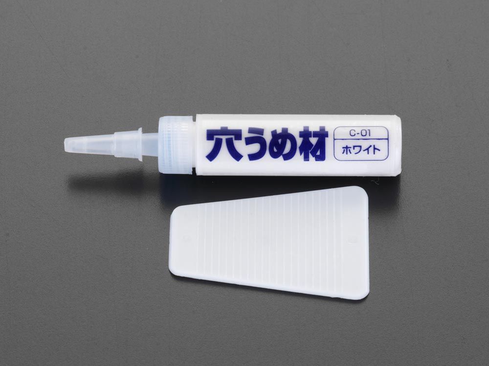 ●内容量:約14g(ヘラ付)●カラー:アイボリークロス壁やしっくい壁などの小さな穴や隙間埋めに。施行後24時間以降であれば塗料が塗れます。000012040525　