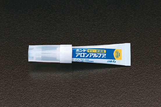 ●内容量:4g多用途タイプ。貼り合わせ後の位置修正も可能です。垂れ、染み込みがないので、陶器、木材も可能000012022344　