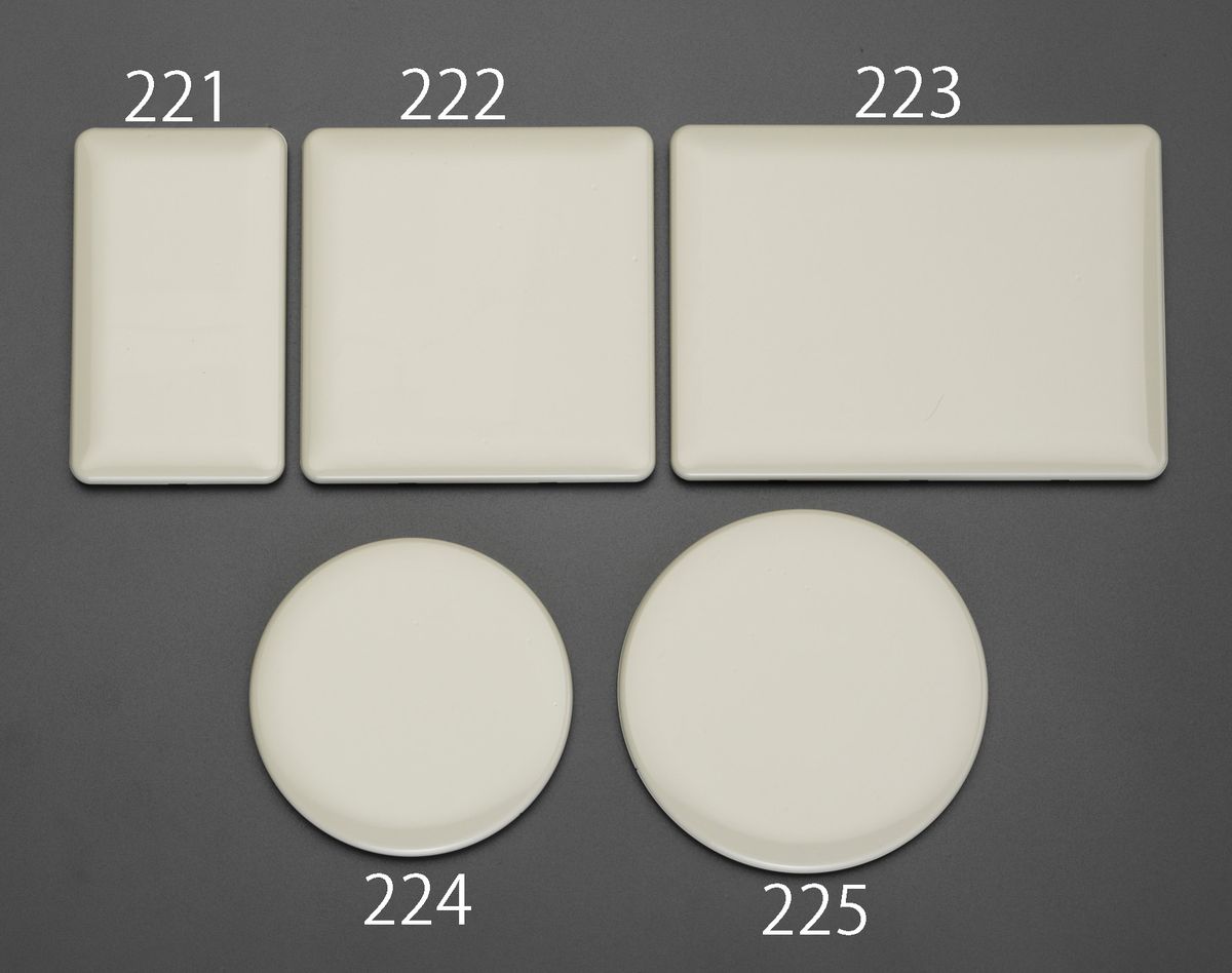 ●仕様:角型3連●サイズ:162×120×7mm●材質:ABS樹脂●カラー:ミルキーホワイト取付枠付000012258042　