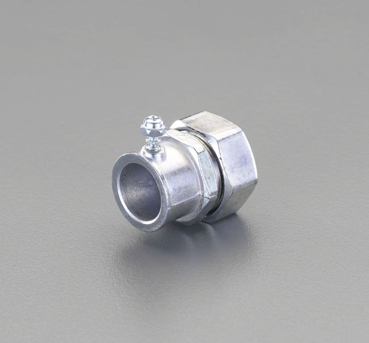 ●ねじサイズ:CTC19●内径:14.5mm●外径:36mm●全長:39mm●材質:亜鉛ダイカスト製(亜鉛電気メッキ処理)●仕様:薄鋼用フレキチューブを電線管に接続するストレートコネクターEA947SA-1-SC-30用000012217453　