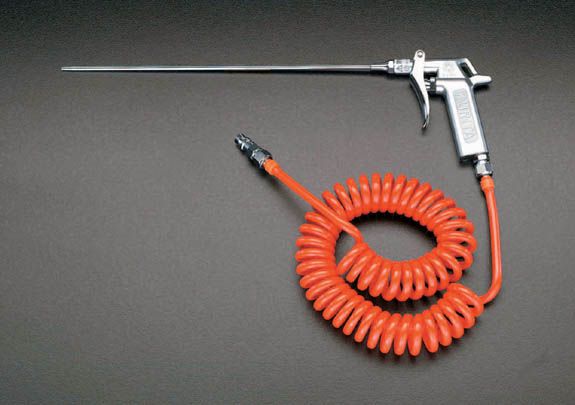 ノズル長：200mmエアー量：150L/min穴径：2mm常用圧力：0.69MPaホース全長：5m使用範囲：3.5m付属品：プラグ本体材質：アルミダイカスト000012001643　