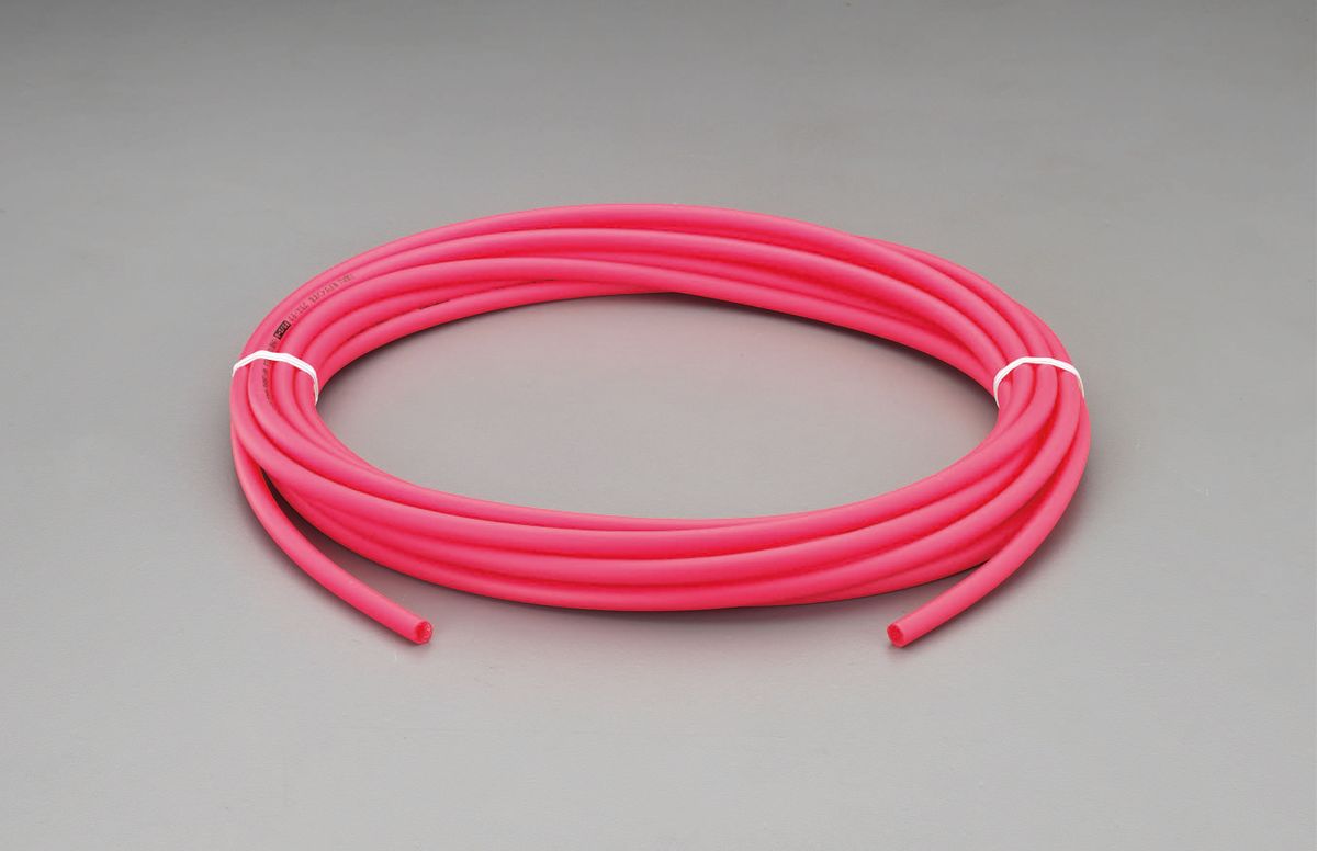 使用流体：空気内径X外径：8.5X12.5mm全長：20m材質：PVC使用温度範囲：-20-60°C許容曲げ半径：150mm常用圧力：1.5MPa破裂圧力：6MPa重量：1640gカラー：レッドエアー用柔軟・滑り・軽量で操作性に優れておりま...