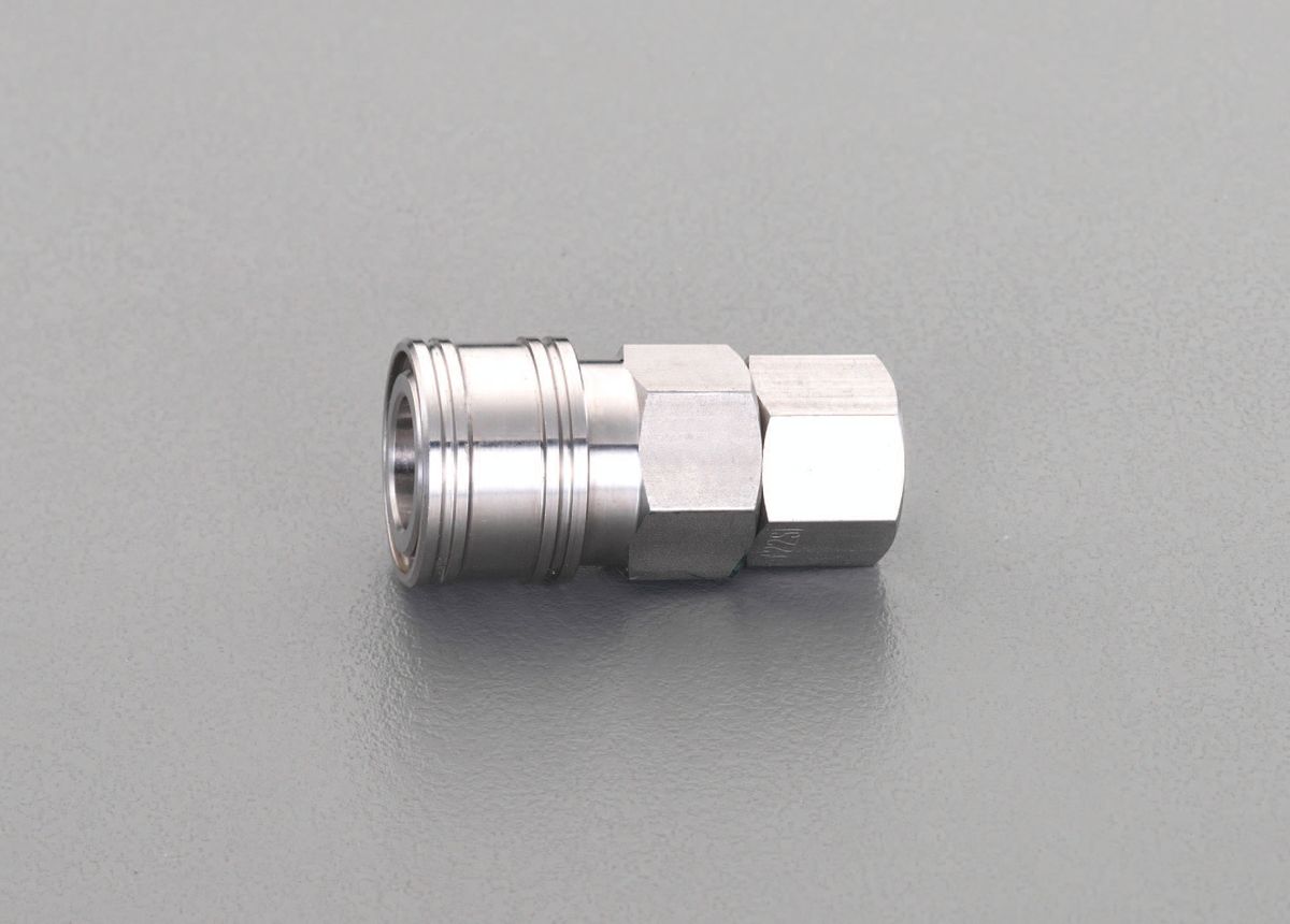 ●型:20型●材質:ステンレス●シール材質:ニトリルゴム●使用温度範囲:-20°C-+80°C●使用圧力:1.47MPa●ねじサイズ:Rc（PT）1/2"●適用流体:空気・水●バルブ構造:片路開閉型●重量:123g流体はソケット側からプラグ...