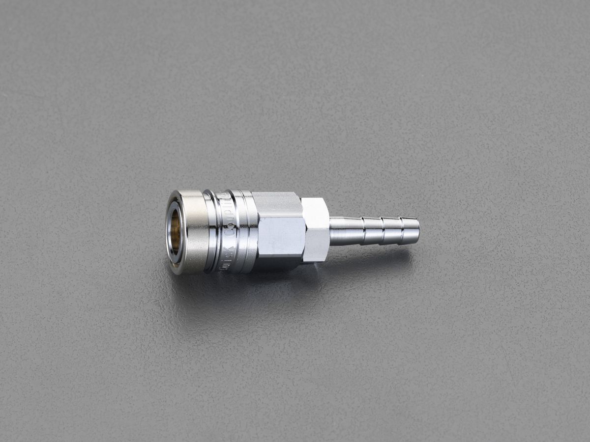 ●タケノコ径:9mm●使用圧力:0.98MPa●材質:鋼鉄(クロムメッキ）・ガード部(ニッケルメッキ）ワンプッシュ式スリーブの手前にカバーをつける事により、外的衝撃による不意の離脱を防止します。000012253356　