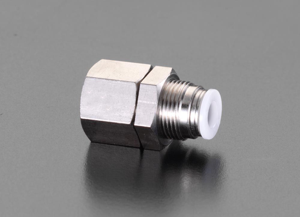 ●材質:真鍮●使用流体:空気●使用圧力:0-1MPa(0-10kgf//cm2)●使用温度:-15-60°C●チューブ外径:8mm●取付ねじ:Rc（PT）1/4"000012002339　