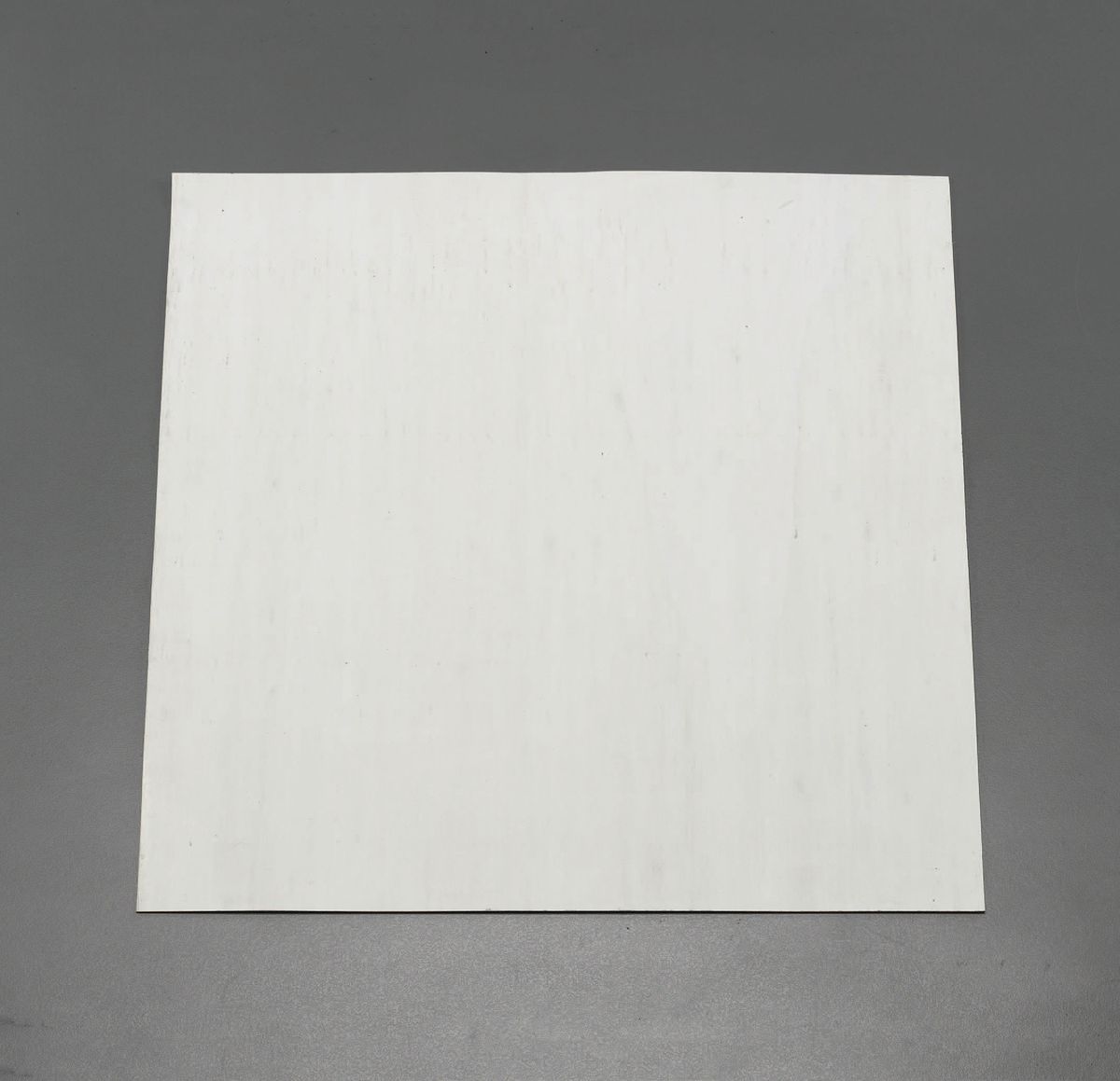 圧力限界：3.0MPa耐熱温度：-50-150度サイズ：635X635mm厚み：3.0mm各種産業用配管フランジガスケット、各種機器用ガスケット、ダクト用ガスケットに有機、無機繊維に特殊なゴムバインダーと充填材を混ぜ合わせ圧延加硫したシート...