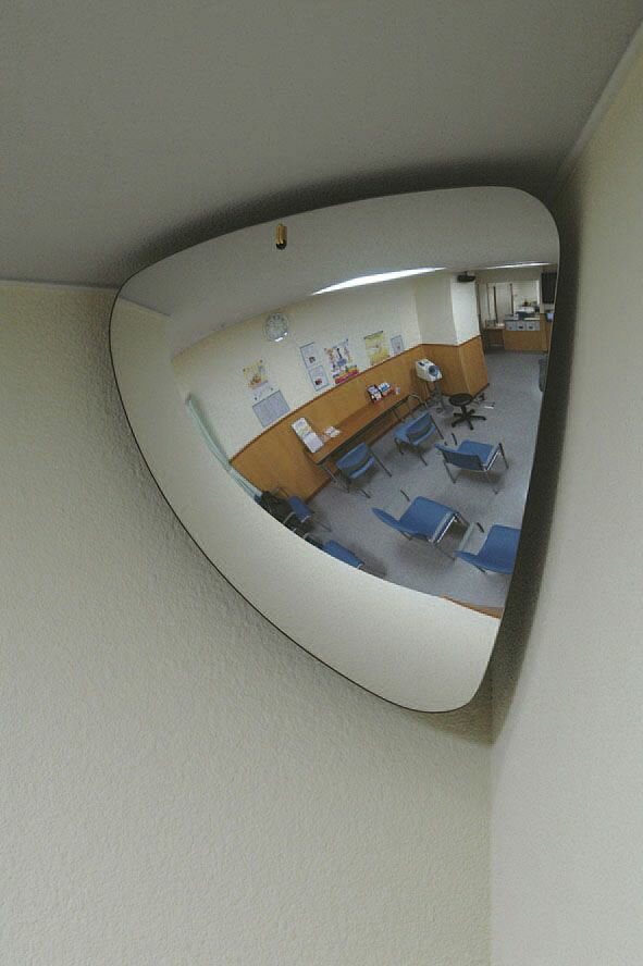 ●設置可能場所:壁面●鏡面材質:高級アクリル製●サイズ:W328×H279×D246mm（厚みは設置したときの厚みになります。）●重量:0.33kg●曲面:359R●鏡の厚さ:2mm室内専用L字路専用コーナーの死角がよく見えます。取付金具（...