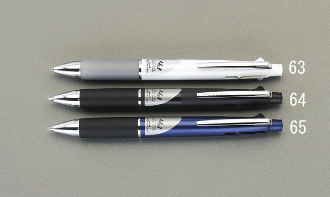 ●ボディカラー:ネイビー●ボール径:0.7mm●芯径:0.5mm●全長:148.8mm●入数:1本4色ボールペン(黒・赤・青・緑)000012212057　