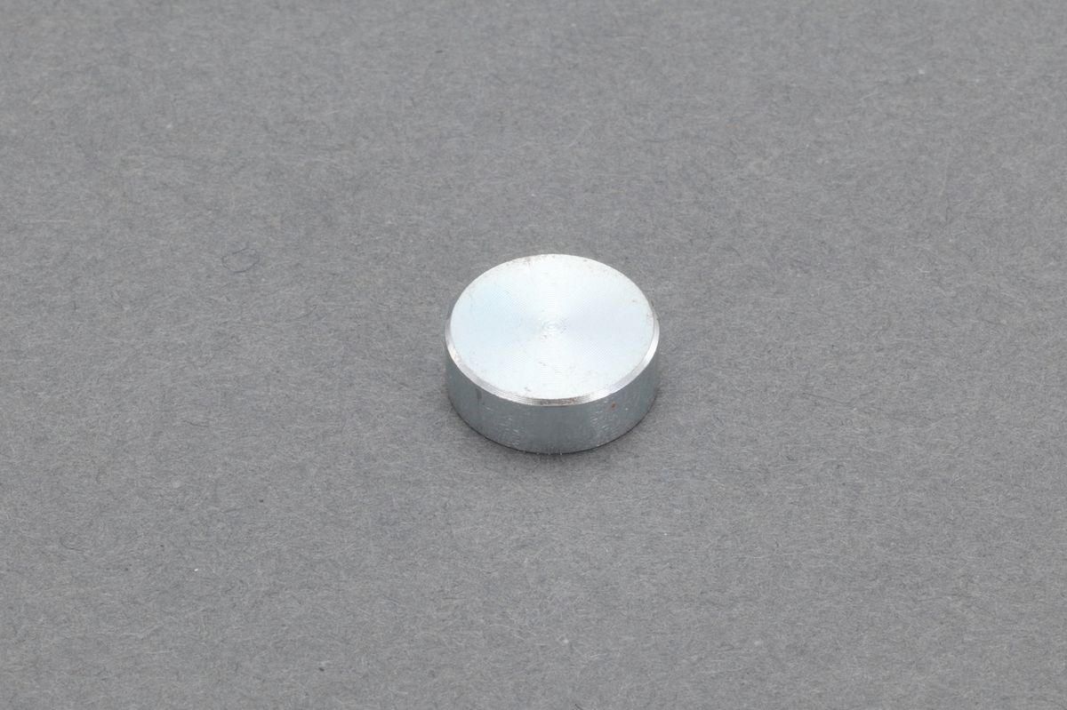 ●吸着力:150N(15.0kgf）●サイズ:φ25×7mm●材質:サマリウムコバルト、スチール●使用温度:200°C以下●重量:22g●磁気防止プレートについて:未使用時の磁気と傷防止用のプレートです。マグネット使用時は取り外してご使用下...