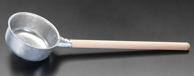 ・頭部サイズ:φ140×60(H)mm・柄長:約320mm・重量:約160g・材質:柄:天然木、頭部:亜鉛鉄板・容量:600cc000012083683　