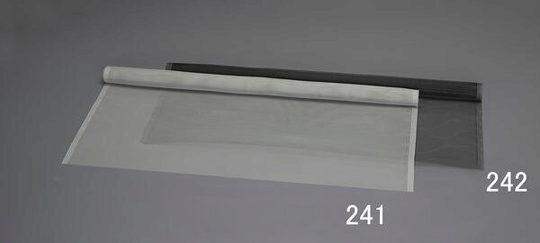 カラー：グレー幅：900mm目合：20メッシュ材質：耐候性ポリプロピレン長さ：2m防虫忌避薬剤を付加した素材を使用し、虫を寄せ付けません。揮発しない薬剤で安全・無臭。人体に対して毒性なし。EA952AD-241楽天 JP店　