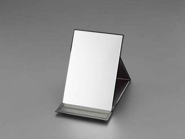 鏡サイズ：180×260mm枠サイズ：186×280×20mm材質：PVC、ガラス鏡重量：500gミラーストッパー3本入りの折立てができるミラーです。EA724YG-26楽天 JP店　