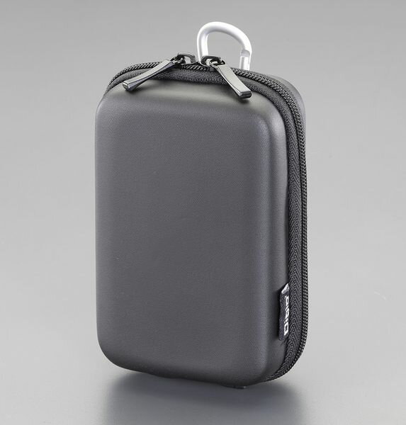 材質：本体：EVA、ポリエステル、カラビナ：アルミ重量：60g内寸：70×40×110(H)mmベルト通し、カラビナ付丈夫なEVA素材でケースが崩れずカメラをしっかり保護しますEA759ZA-112楽天 JP店　