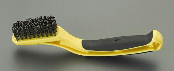 力をかけやすいハンドル形状です。ソフトグリップハンドルブラシ材質：ナイロンブラシサイズ：17×50mm毛丈：17mm線径：0.65mm全長：180mm3行000012287593楽天 JP店　