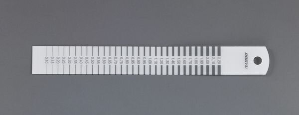 サイズ：20（W）×0.3（D）×165（H）mm樹脂製なのでしなりやすく、クラックが測りやすいです。半透明なので、クラックを見ながら写真撮影が可能。測定範囲：0.10〜2.20mm000012291488楽天 JP店　