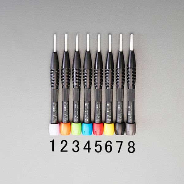 先端サイズ：(＋)#3全長：105mmビット長：15mm材質：ビット/ジルコニア系ファインセラミックカラー：グレーコンパクトなセラミック調整ドライバー。耐久性に優れたジルコニア系ファインセラミックビットを使用。ローレット加工、回転キャップ付...