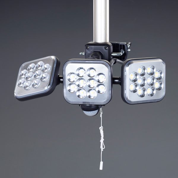 検知範囲：水平約140°・約10m点灯時間：約5秒〜約5分検知方式：焦電型赤外線センサーサイズ：322×125×146(H)mm重量：約1040g(クランプ除く)電源：AC100V(50/60Hz)光源：高輝度白色14WLED×3コード長：...