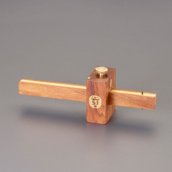 全長：202mm材質：木、真鍮ヘッドサイズ：66×55×28mm木材に平行な線や印を付ける際に使用します。入数：1個000012332869楽天 JP店　