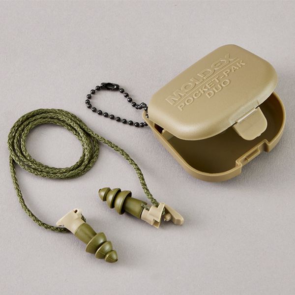 遮音：ふた閉：24dB、 ふた開：9dBサイズ：M材質：本体：熱可塑性エラストマー フタ部分：ポリプロピレンコード：ありコード長さ：720mm入数：1ペア入り米国陸軍公衆衛生局（USAPHC）合格品特許フィルターが耳栓本体に内蔵されており、...