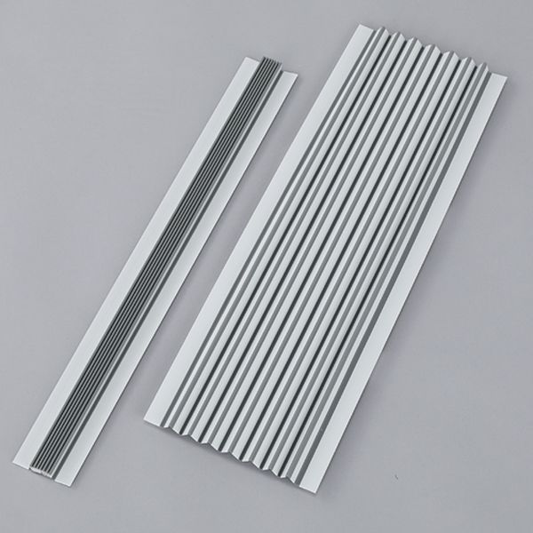 メーカー：カーボーイ型番：YS-03商品名：ゆびストッパーサイズ：215(W)×400(L)×15(t)mm色：ホワイト材質：PVC、アクリル系粘着剤仕様：販売数量1個につき、2本セット重量(g)：約210両面テープ製品貼り付け済みドア内側...