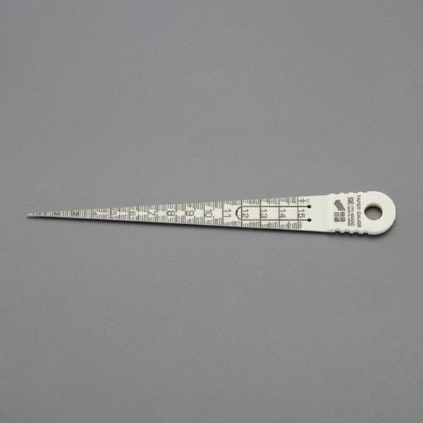 ●測定範囲…1〜15mm●最小目盛…0.1mm●材質…ポリカーボネート●全長…158mm●重量…5g●器差…±0.2mm●板厚…1.4mm（測定板厚）●用途…ミゾ、隙間、穴径等の測定に●暗い場所でも目盛が読み取れる蓄光タイプです。●明るい場...