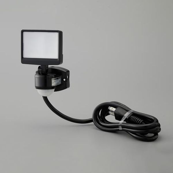 ●検知方式…赤外線受動式●検知エリア…120°約10m●点灯時間…約30秒（固定）●サイズ…127×69×129(H)mm●重量…約300g(電源コード含む)●電源…AC100V(コード長：1.6m)●光源…白色 6W LED※LEDの交換...