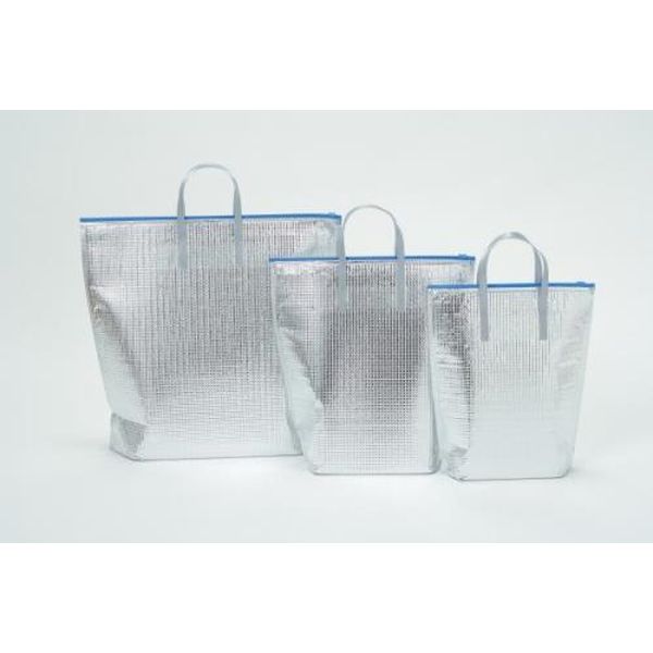 ●サイズ(mm)…外寸：430×400+120(底マチ)内寸：295×400+120(底マチ)●材質…アルミPET、PE●入数…10枚●保冷性に優れた手提げタイプのパッケージ・ツールです。●冷たいものを、その温度状態(実施テスト)を保ちなが...