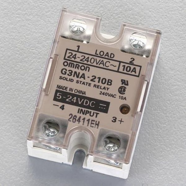 ●適用負荷…40A●入力定格電圧…DC5〜24V●定格負荷電圧…AC24〜240V●耐電圧…AC2500V●外来サージの吸収効果に優れています。●動作表示灯により動作の確認が可能です。●安全のための保護カバー付。※画像はEA940MT-1A...