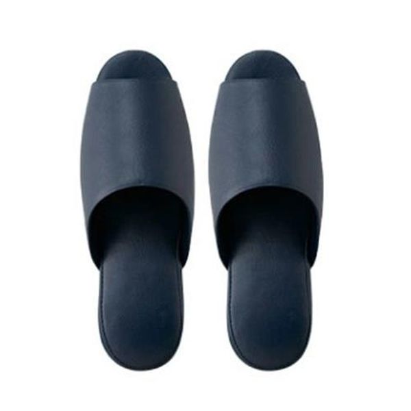 ●サイズ…27.0〜28.0cm（L）●カラー…ネイビー●材質…表地・底：PVC（抗菌剤入り）、滑り止め部：PVC●抗菌剤を練り込んだ生地を使用しています。●甲裏もビニール素材なので、水ぶきできてお手入れカンタン。●糸ほつれの心配のない圧着...