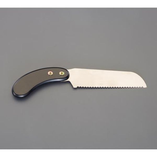 ●全長…260mm●刃長…140mm●材質…モリブデン鋼●ビニールカバー付●角度が変わる収穫野菜切。●押切り角、引切り角に変更でき使いやすい。●収穫のための野菜切で野菜の切り口が新鮮に保たれます。●モリブデン鋼でサビに強く長切れします。●握...