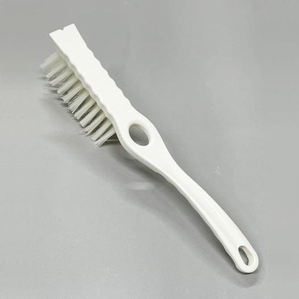 ●用途…機械、農機具、道具洗いに●ブラシサイズ…50×130mm●毛丈…約50mm●全長…350mm●重量…約160g●毛質…ミディアム●材質…柄：ポリプロピレンブラシ毛：PVC●1本で3機能のハンディブラシ●使用箇所により自分好みの様々な...