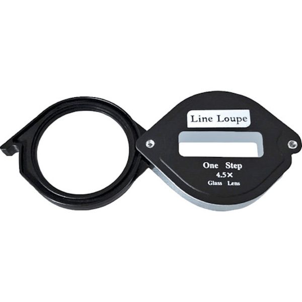 ・レンズ径36mmの重ね合わせ式ルーペです。・一般検査、観察。・倍率(倍)：4.5・レンズ寸法(mm)：φ36・幅(mm)：61・奥行(mm)：46・高さ(mm)：11・ボディー：黒・レンズ:ガラス・生産国 日本・JANコード 453360...