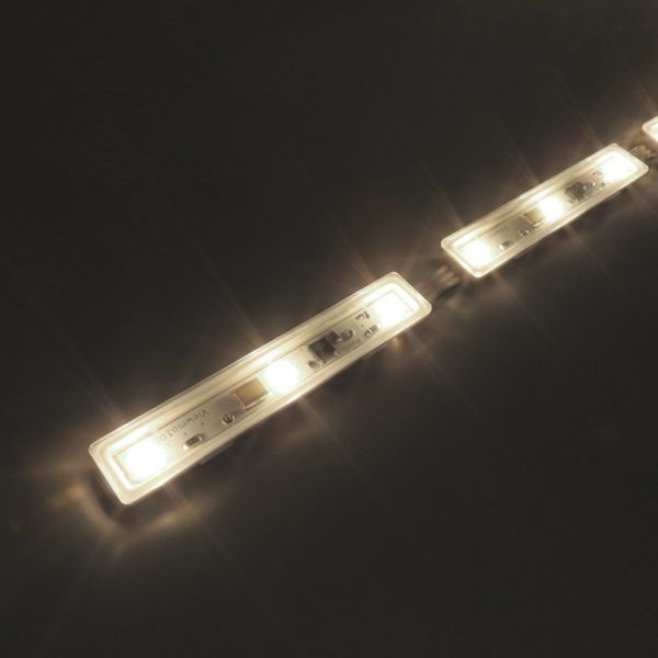 ・AC100V仕様のモジュールタイプLEDライトです。・日亜化学製LEDを使用しており、品質安定性が高い製品です。・日本で製造を行っています。・間接照明、棚下照明、ライン照明に。・光源色：3000K・明るさ(lm)：2160・長さ(mm)：...