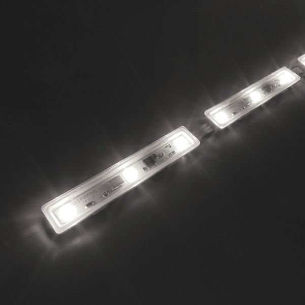 ・AC100V仕様のモジュールタイプLEDライトです。・日亜化学製LEDを使用しており、品質安定性が高い製品です。・日本で製造を行っています。・間接照明、棚下照明、ライン照明に。・光源色：5000K・明るさ(lm)：720・長さ(mm)：1...