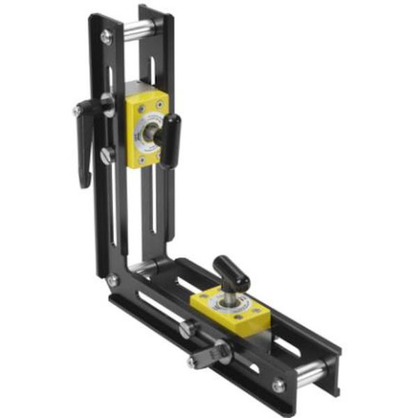 ・大きなワークでもしっかりと固定できます。・マグネットを倒してワークを吸着することも可能です。・平面、曲面のあるワークも吸着可能です。・マグネット吸着位置のスライド調整可能、直角保持に。・吸着力(N)：68・幅(mm)：77・奥行(mm)：...